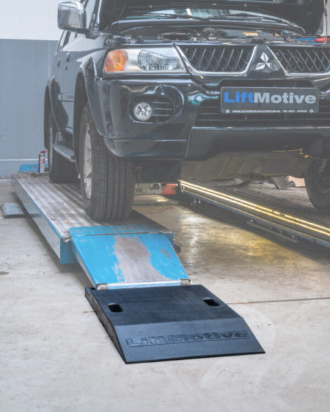 Low Profile Ramp Extensions for Sports Cars | Lift Giant